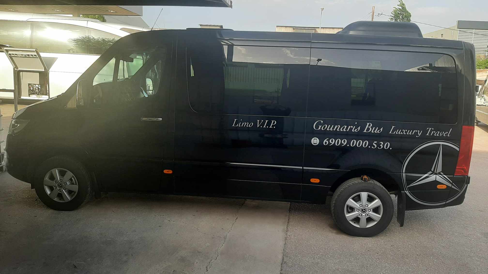 Mercedes Sprinter – Luxury Bus Travel